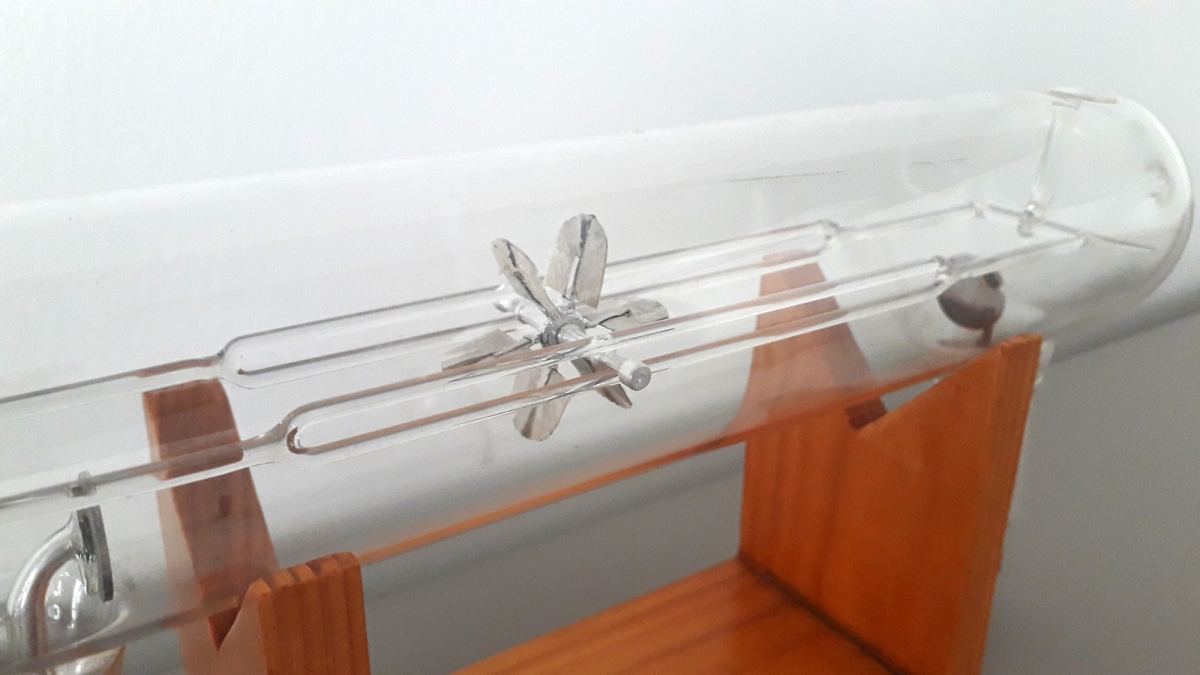 Tube de Crookes à moulinet | SFR